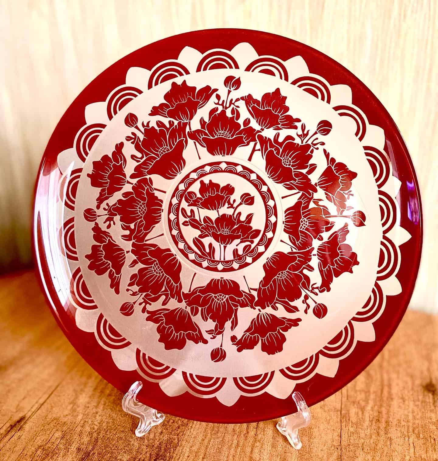 Decorative Etched Underwater Scene of Fish + Flower Patterns on Plates