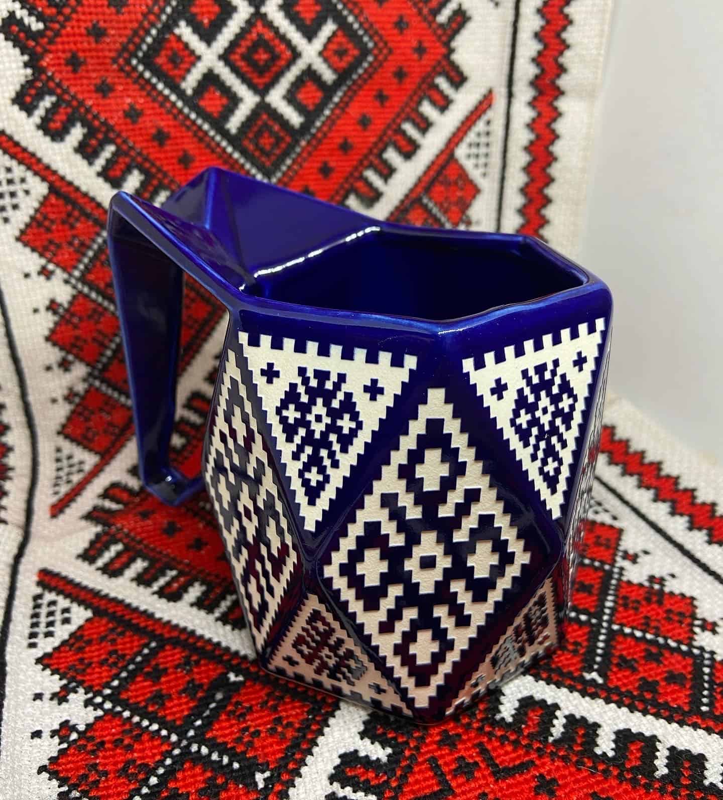 Decorative Etched Underwater Scene of Fish + Flower Patterns on Plates